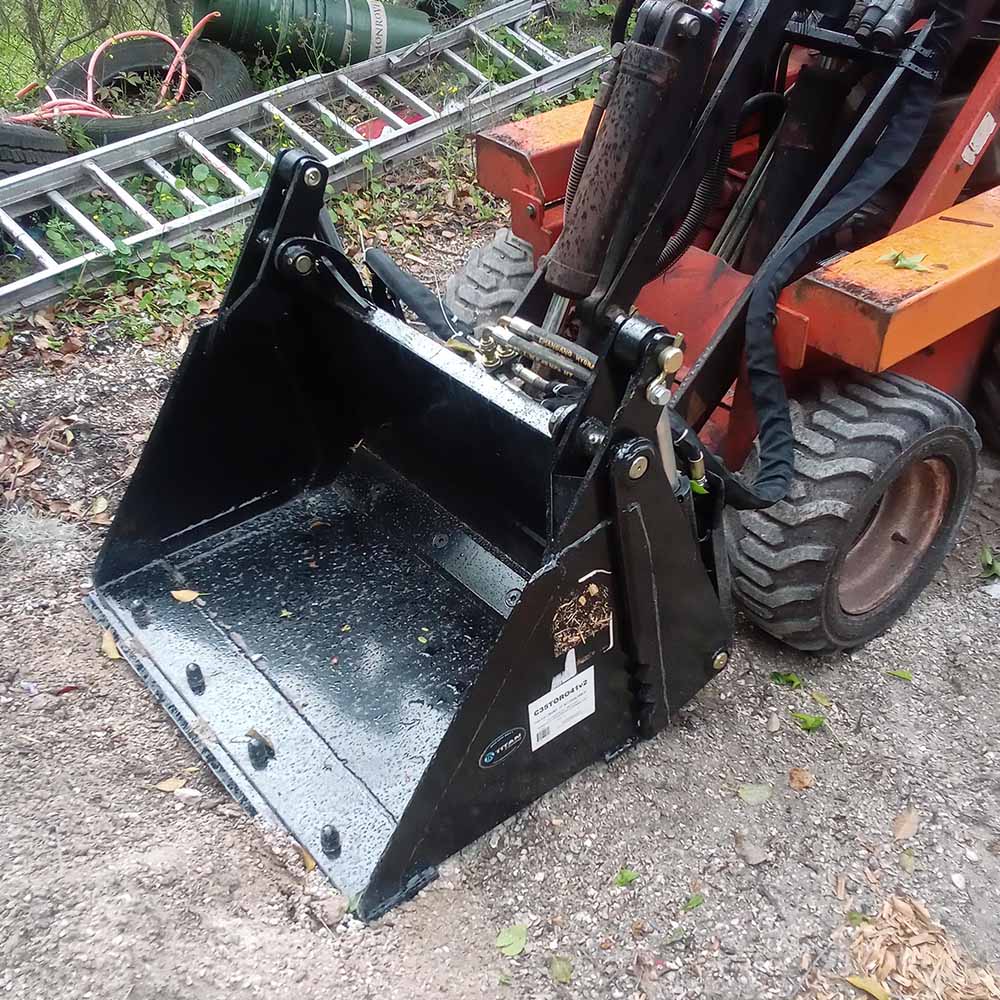 35" 4-In-1 Combo Mini Skid Steer Bucket | Titan Attachments