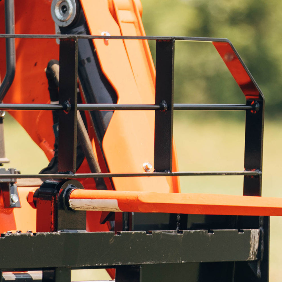 Pro Series Hay Frame with Optional Hay Bale Spear and Stabilizers ...