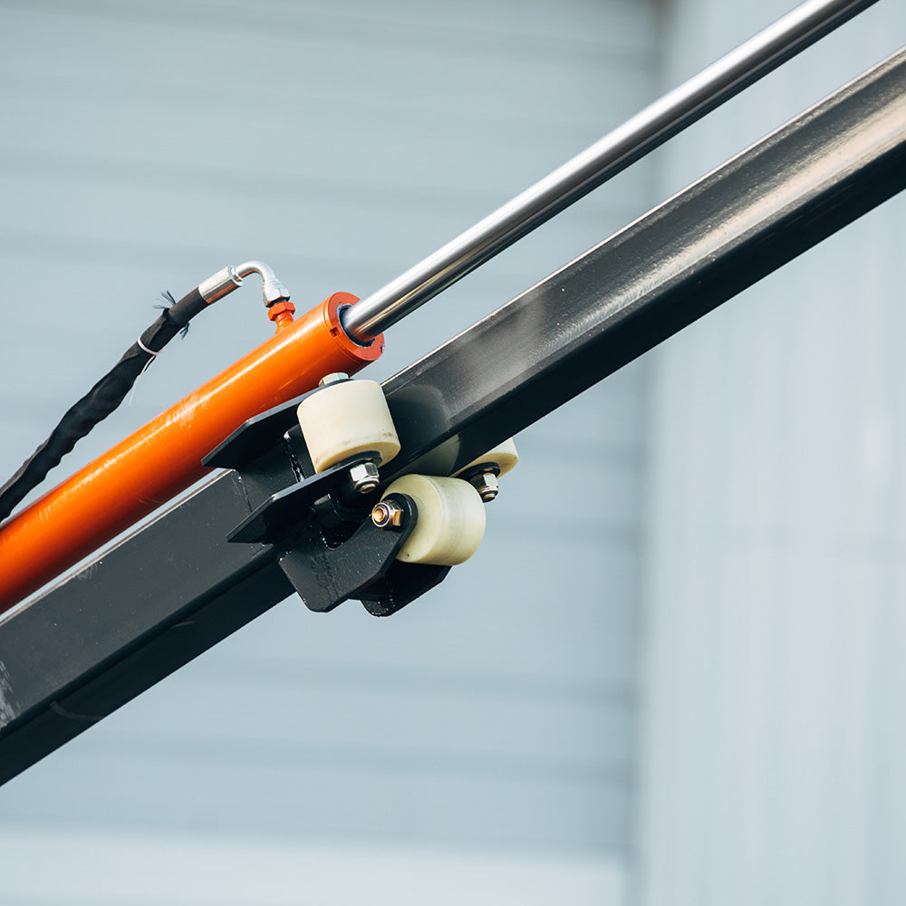 26 FT Reach Telescoping Hydraulic Truss Boom | Titan Attachments