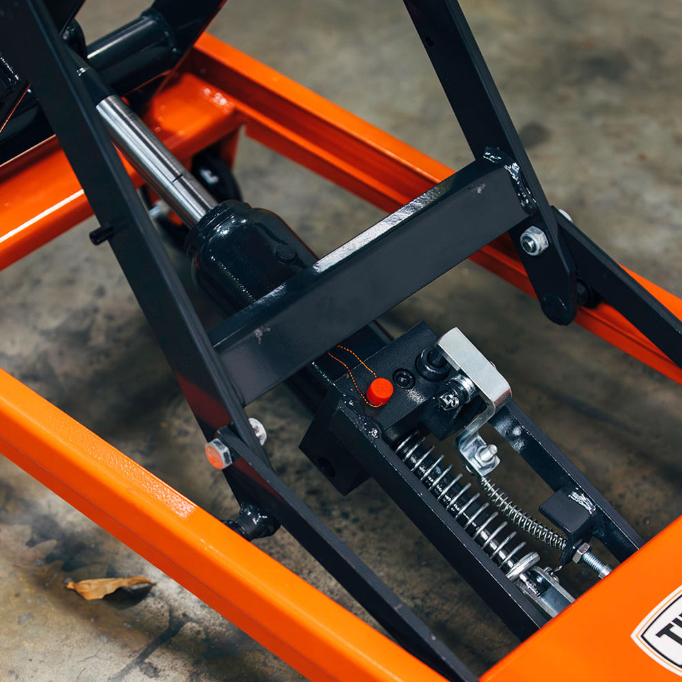 Economy Series Mobile Hydraulic Lift Table | Titan Attachments